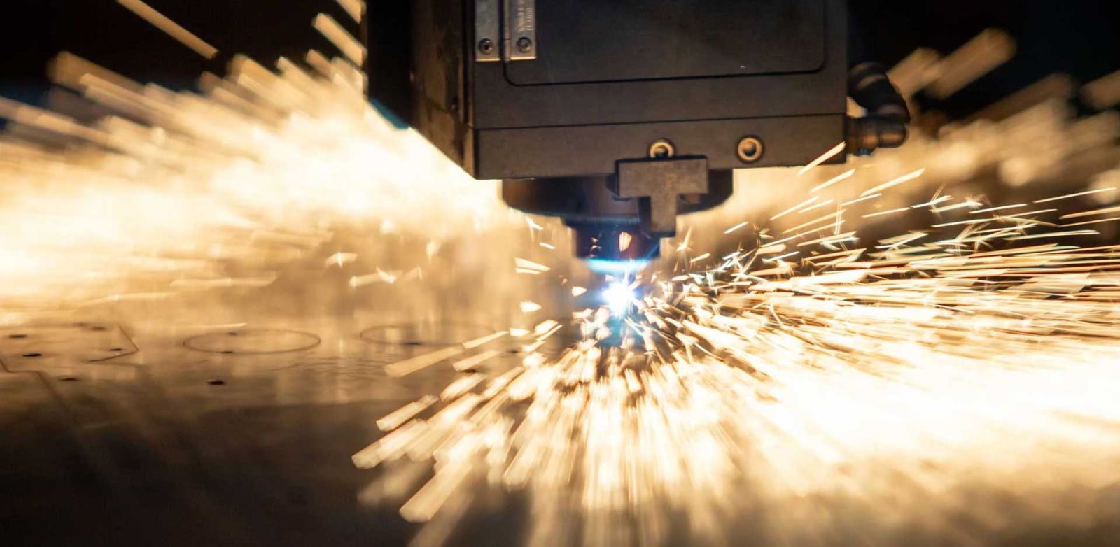 Taglio laser prezzo e tempi: quanto conta la tecnologia - Arcobaleno ...